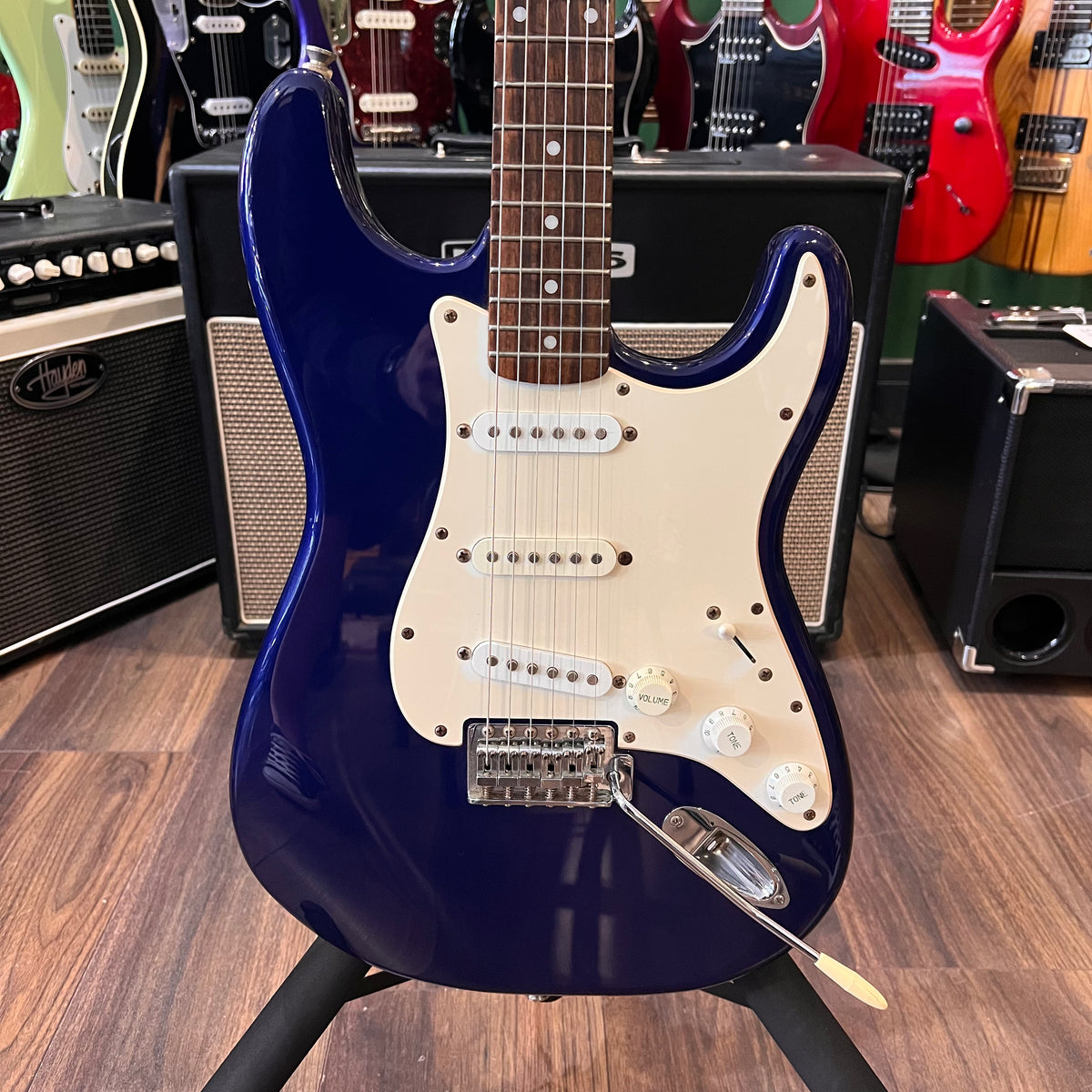 Squier Affinity Series Stratocaster Metallic Blue (Pre-Owned) – Music Vault